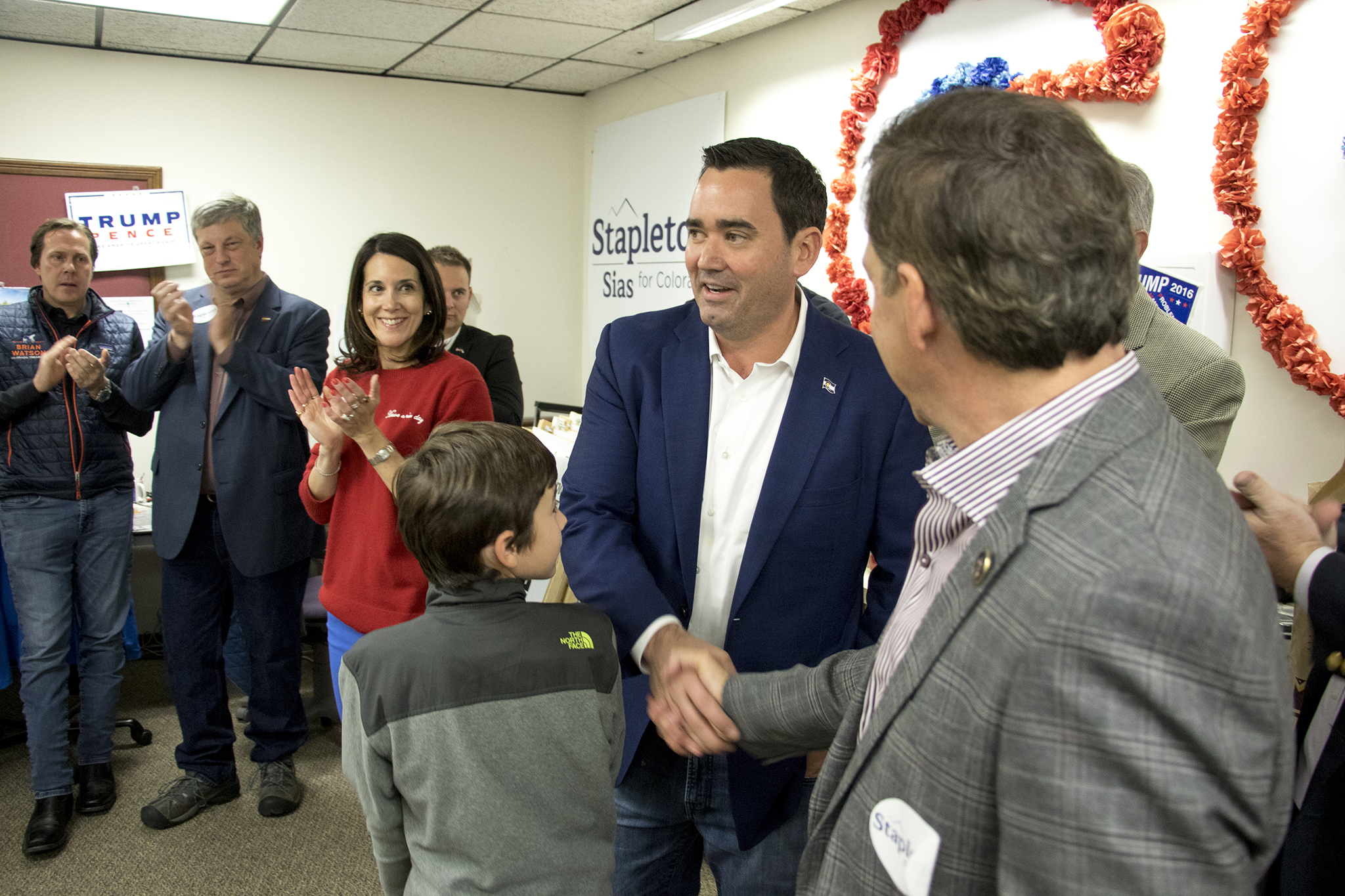 Stapleton rallies Republican voters during an intimate campaign stop in ...