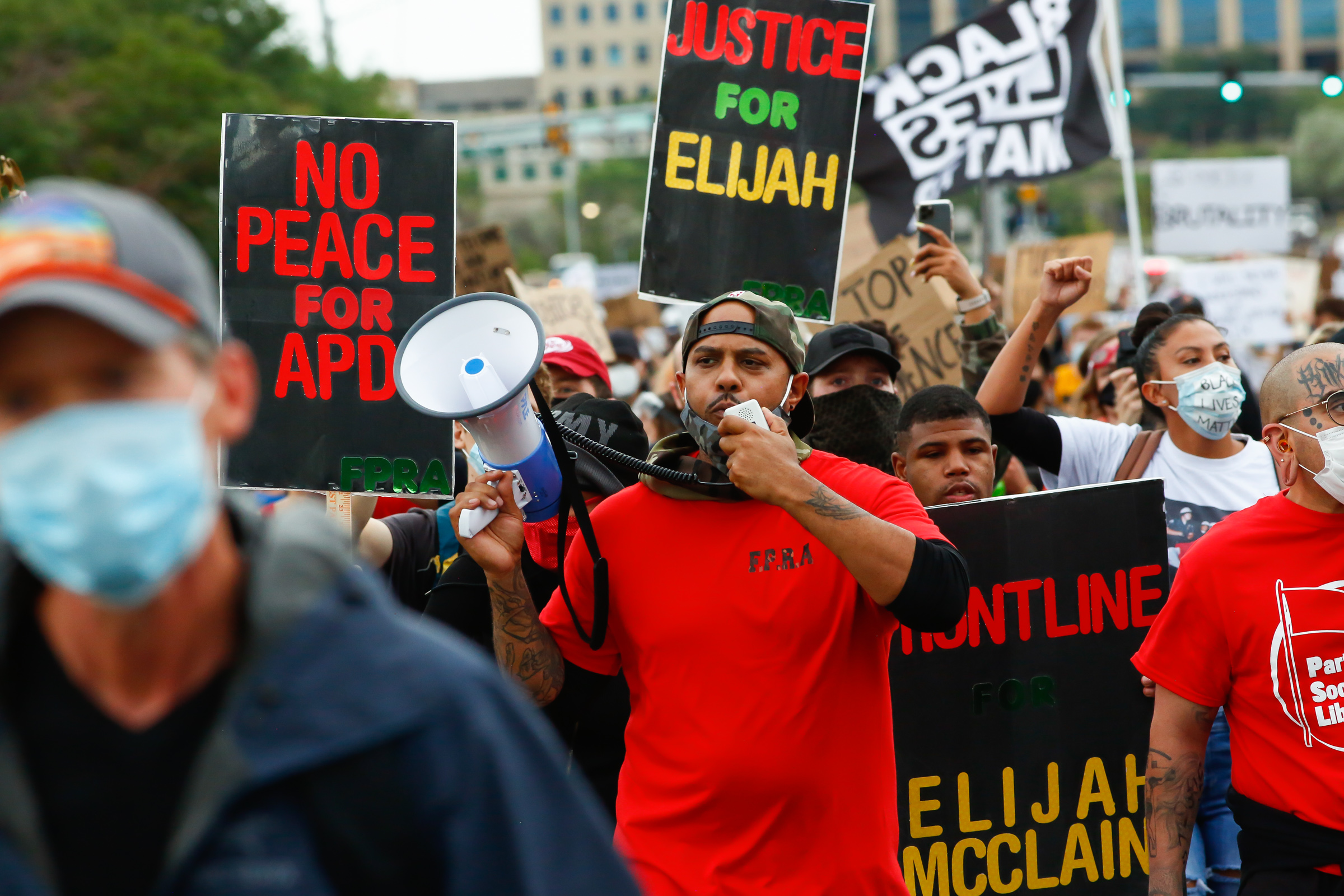 Terrance Roberts used to be in a gang. Now he's organizing protests ...