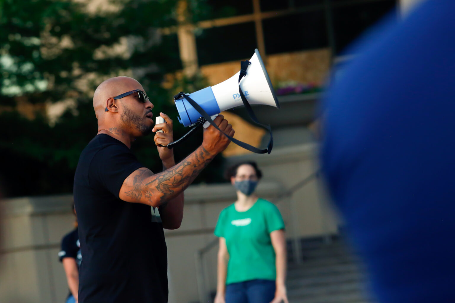 Terrance Roberts used to be in a gang. Now he's organizing protests ...