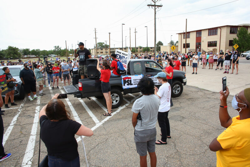 Terrance Roberts used to be in a gang. Now he's organizing protests ...