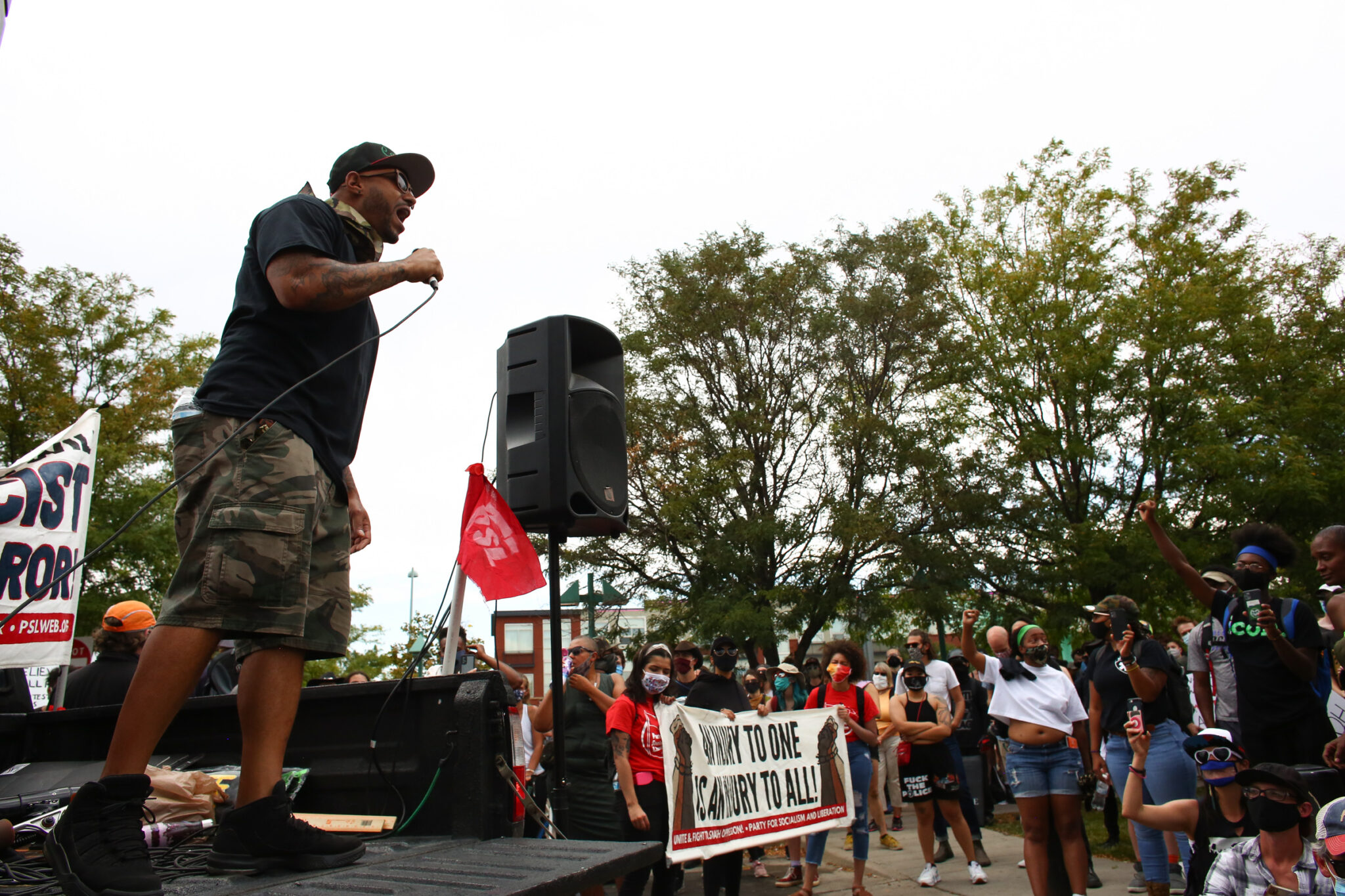 Terrance Roberts used to be in a gang. Now he's organizing protests ...