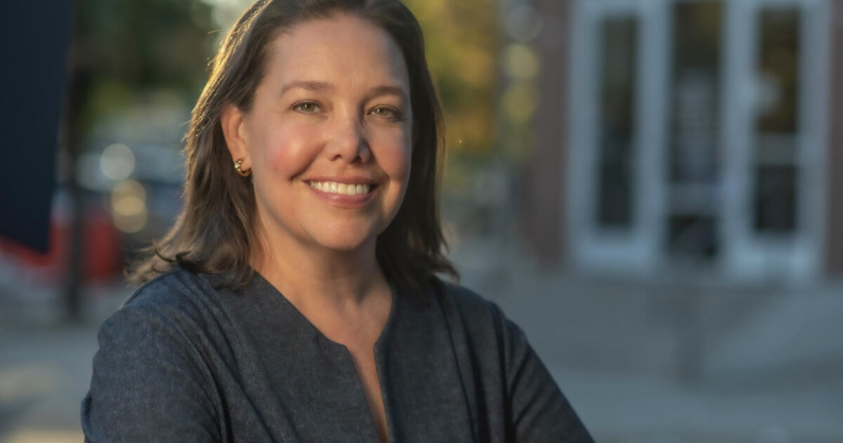 Leslie Twarogowski switches from At-Large to District 8 in City Council ...