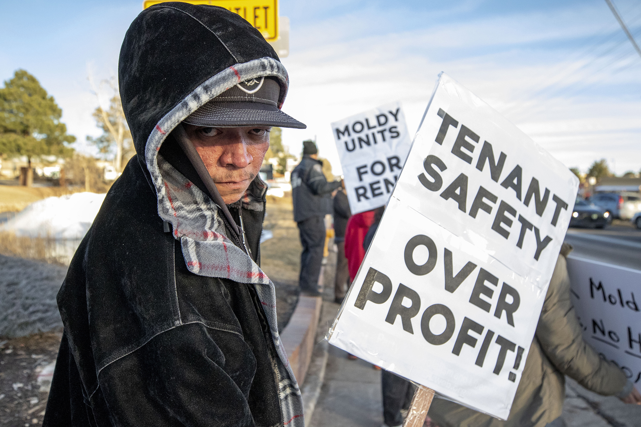Tenants protest bugs, mold, leaking sewage and no hot water at Cedar ...