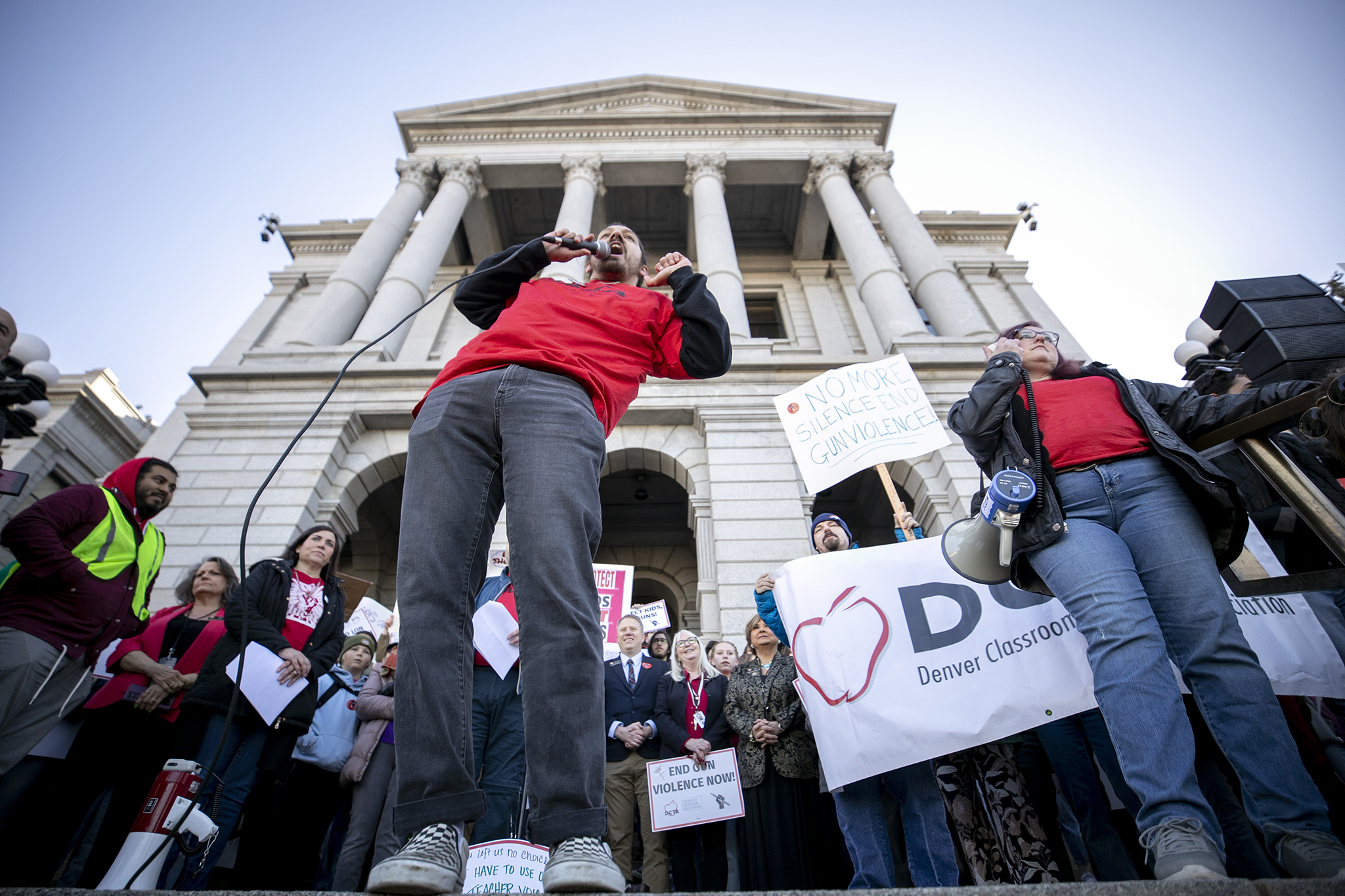 Teacher and community organizer Tim Hernández wants to go from the ...