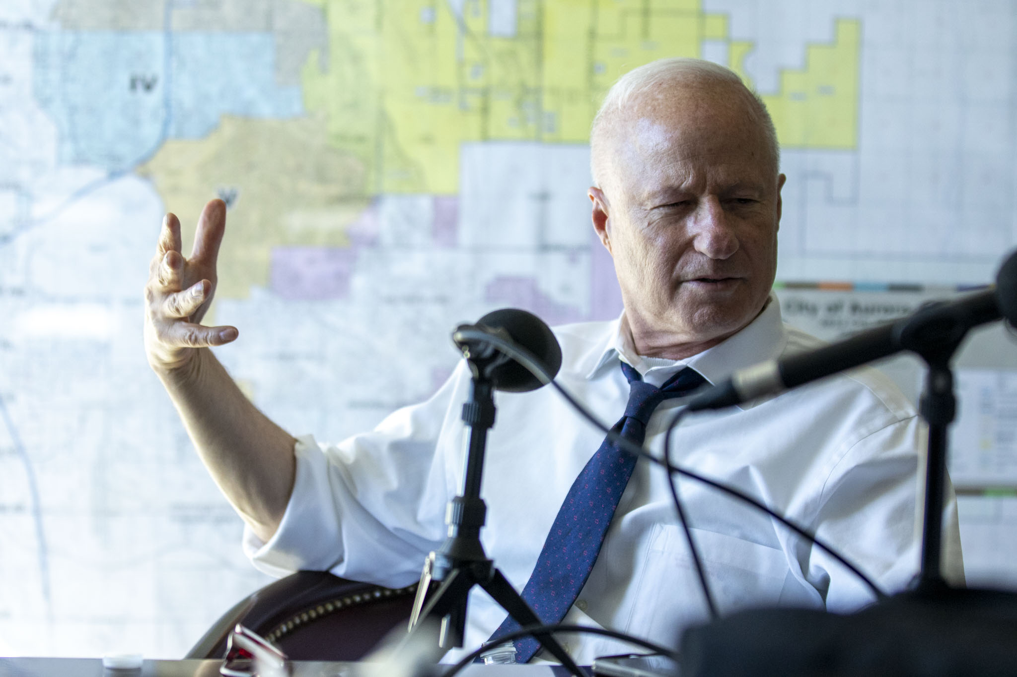 Aurora Mayor Mike Coffman calls out Denver Mayor Mike Johnston on ...