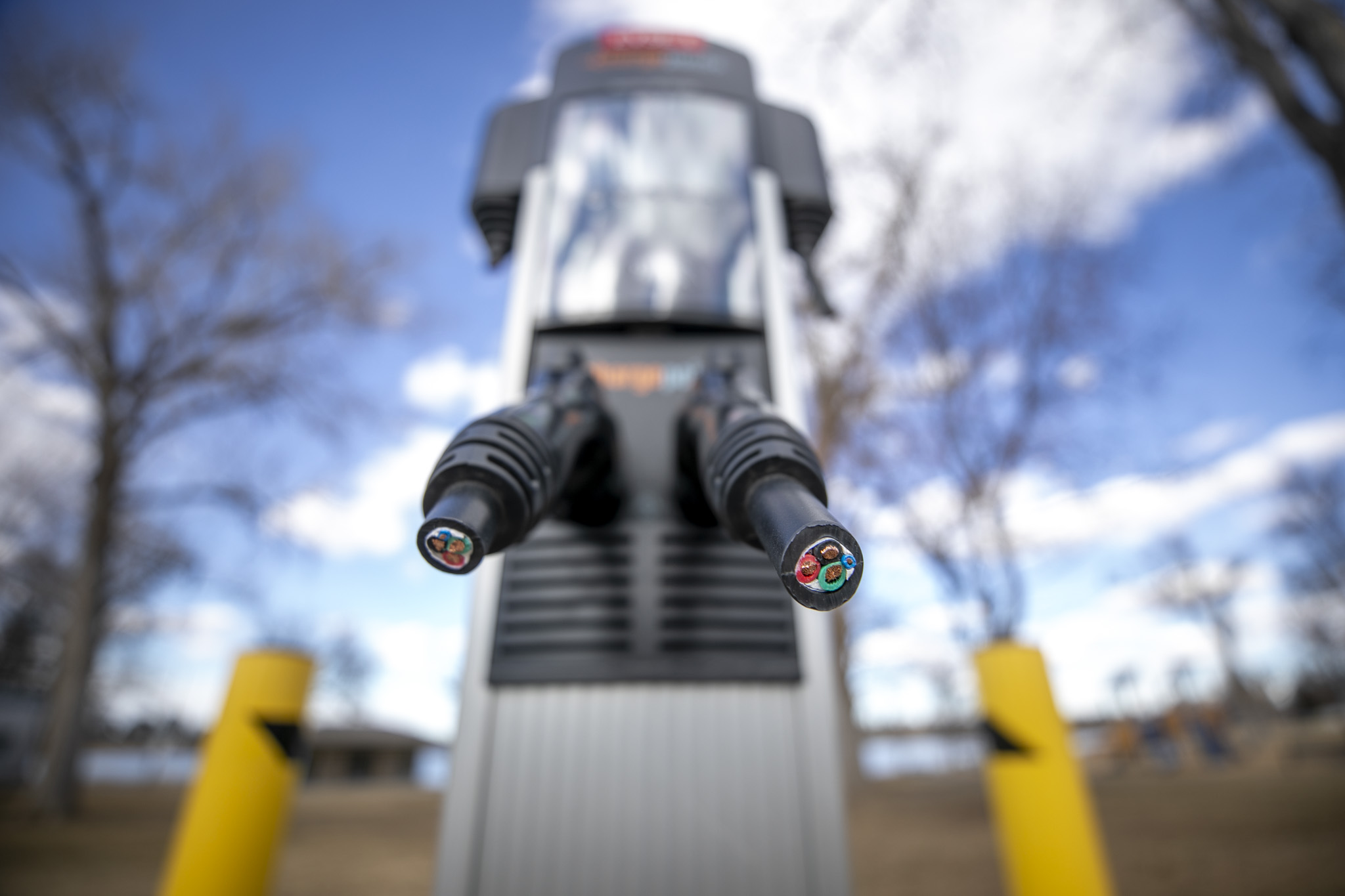 Thieves do up to $50k of damage to city’s EV chargers — and get $120 of ...